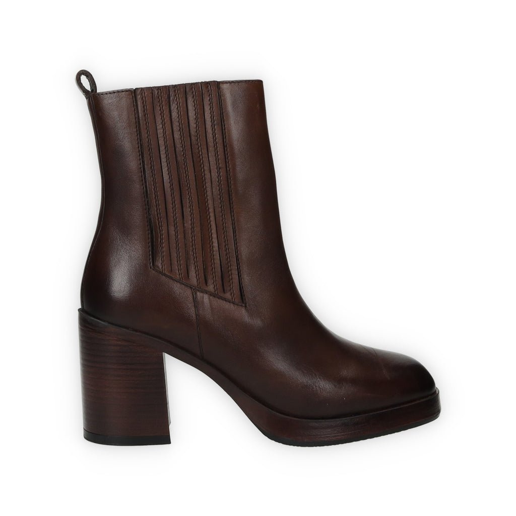 Genuine leather ankle boots | TATA Italia – Tata Italia
